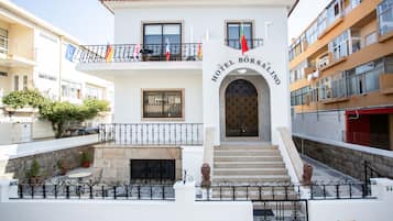 Fachada da propriedade