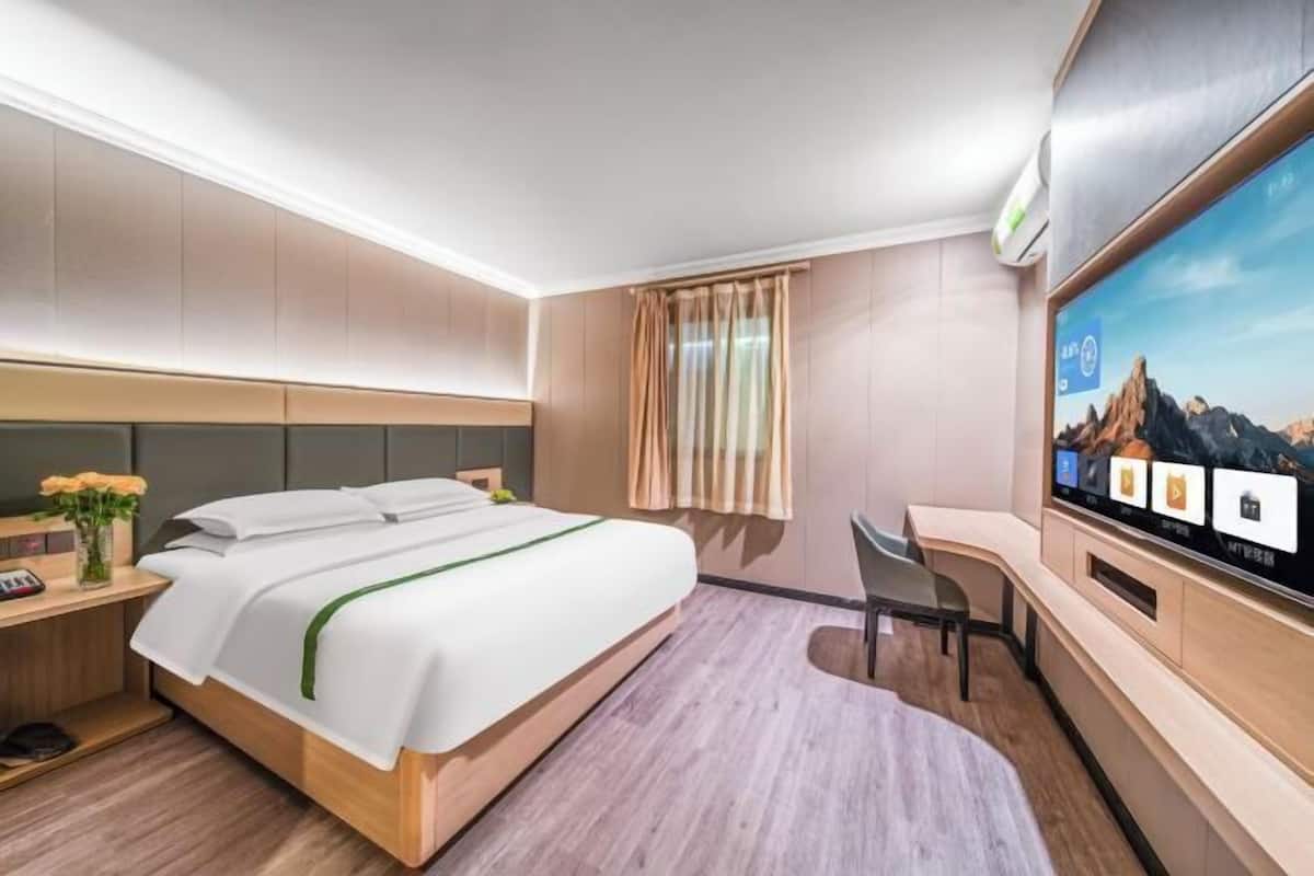 Edredões de penas, cofre no quarto, camas desdobráveis/extra grátis