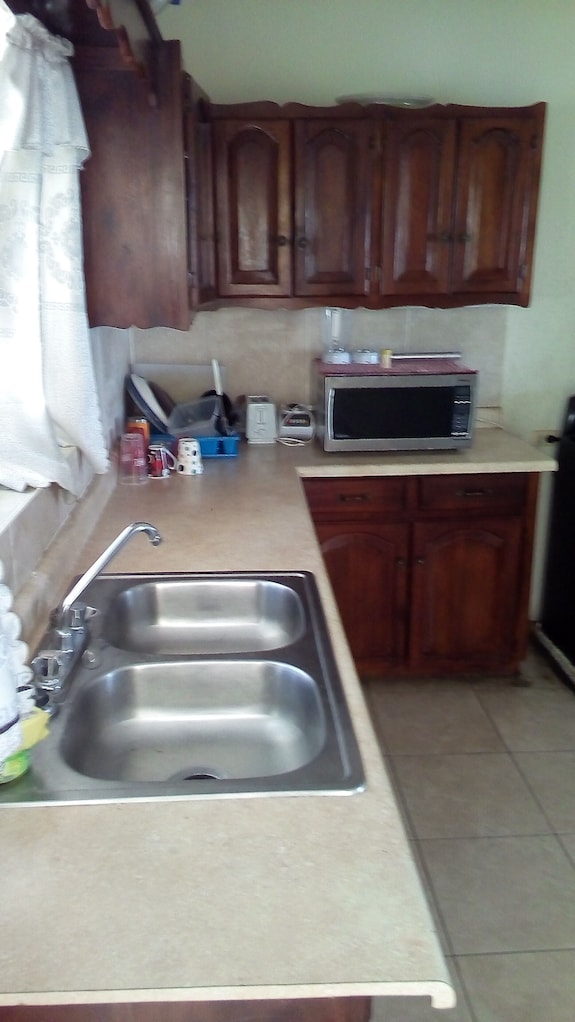 Hogar Ideal Que Da La Bienvenida A Todo Gran Vista De La Ciudad Y La Bahía De Montego Crucero - Montego Bay