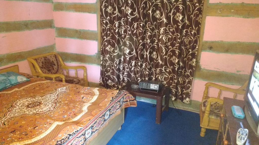 Home Away From Home. (Bhandari Homestay) Be A Part Of Our Kinnauri Culture. - Uttarakhand