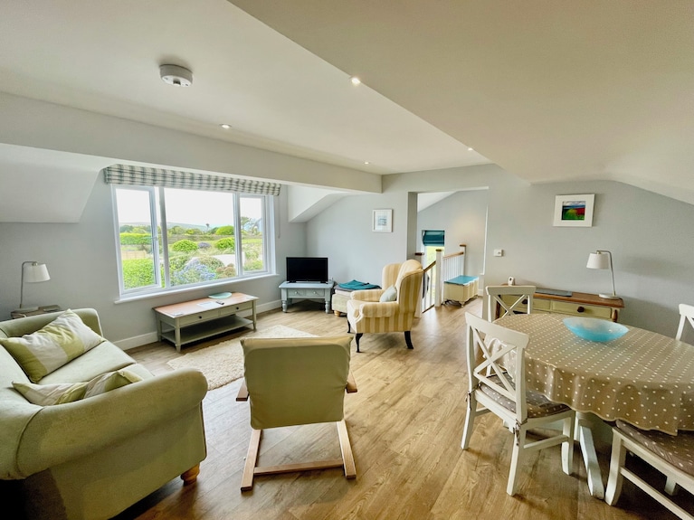 Sea Views, Crantock, Sleeps 4, Private Lane. - Newquay