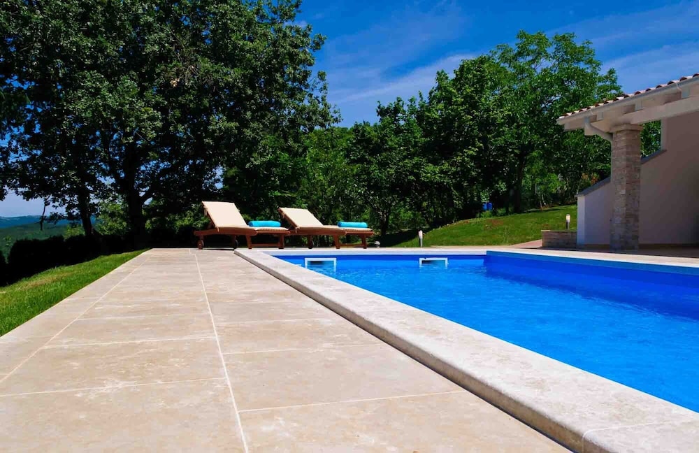 Elegante Villa Con Piscina Privata, Non Lontano Dalle Spiagge Di Porec! - Montona