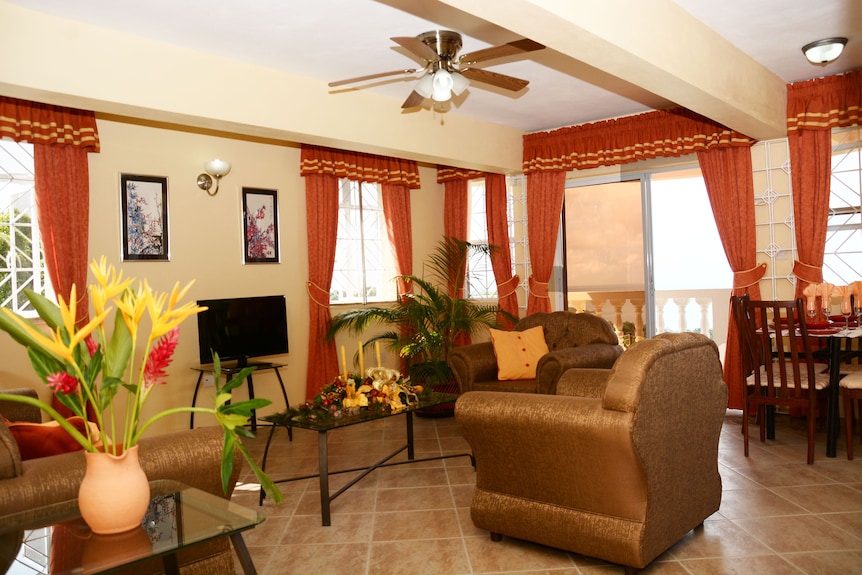 Apartamento De Dos Dormitorios Con Vistas Al Mar Cerca Del Centro De La Ciudad - Santa Lucía