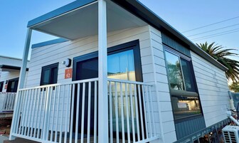 Standard 2 Bedroom Cabin - Sleeps 4 | Varanda