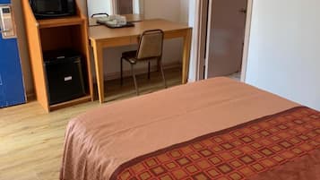 Secretária, Wi-fi grátis, roupa de cama fornecida
