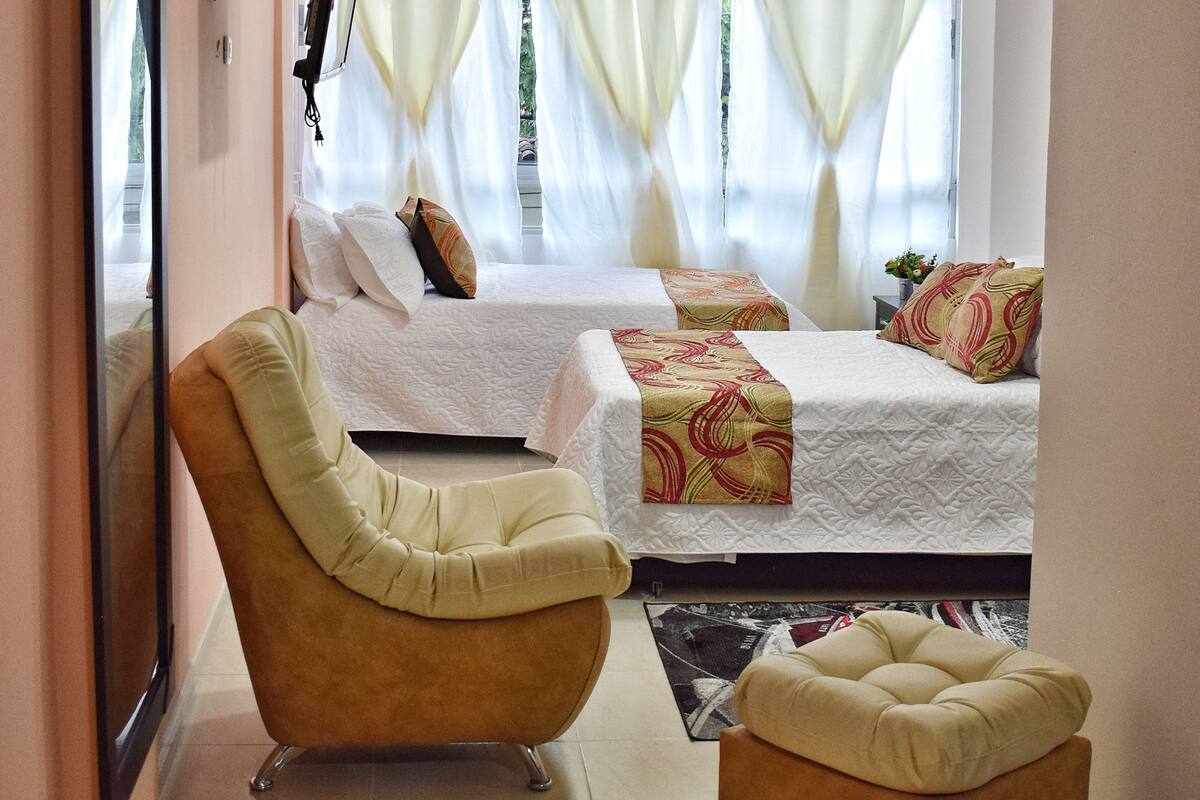 Apartamento, 2 camas individuais | Secretária, ferro/tábua de engomar, camas desdobráveis, Wi-fi grátis 