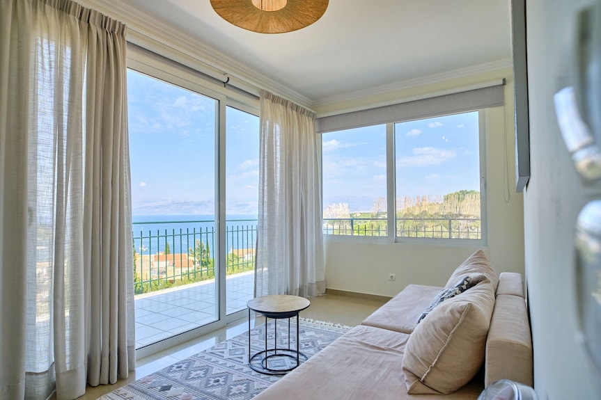 Villa Spiros Met Privézwembad En Uitzicht Op Zee In Kassiopi - Kassiopi