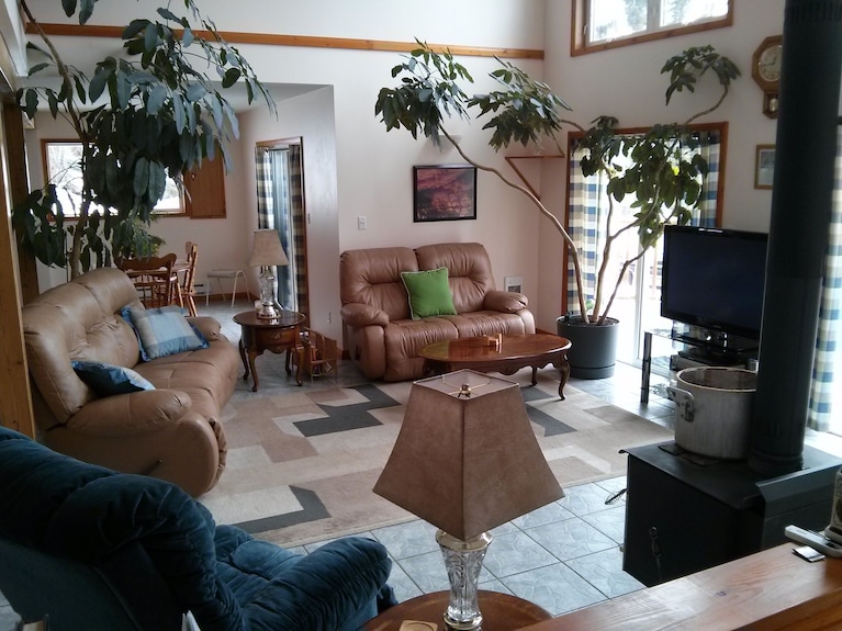 Quiet Peaceful Carmi Mountain Home. - Penticton