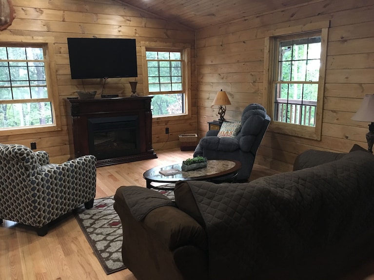Enjoy A Quiet Getaway At Mountain View Cabin Rentals - Virginia
