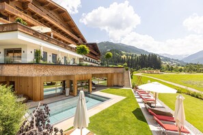 Banheira de hidromassagem exterior