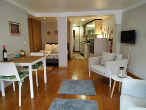 Estúdio Signature | Secretária, ferro/tábua de engomar, Wi-fi grátis 