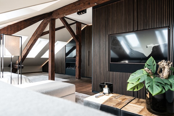 Airhome Limmatquai River View Apartment - Zürich