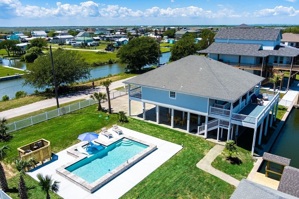 Bolivar Slam 3 Bedroom Home By Redawning - Crystal Beach, Texas