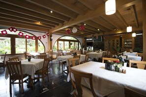 Pequenos-almoços e almoços servidos 