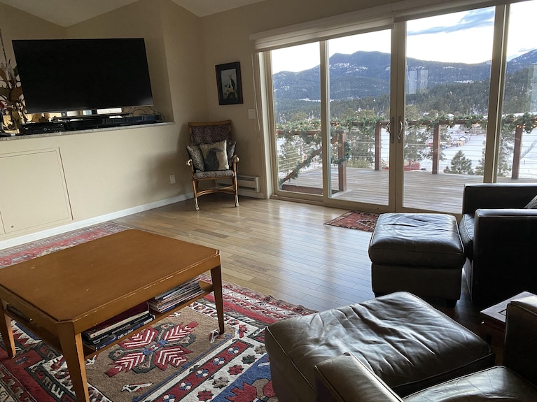 Exceptional Contemporary Mtn. Home Near Red Rocks & Denver With Gourmet Kitchen - 萊克伍德