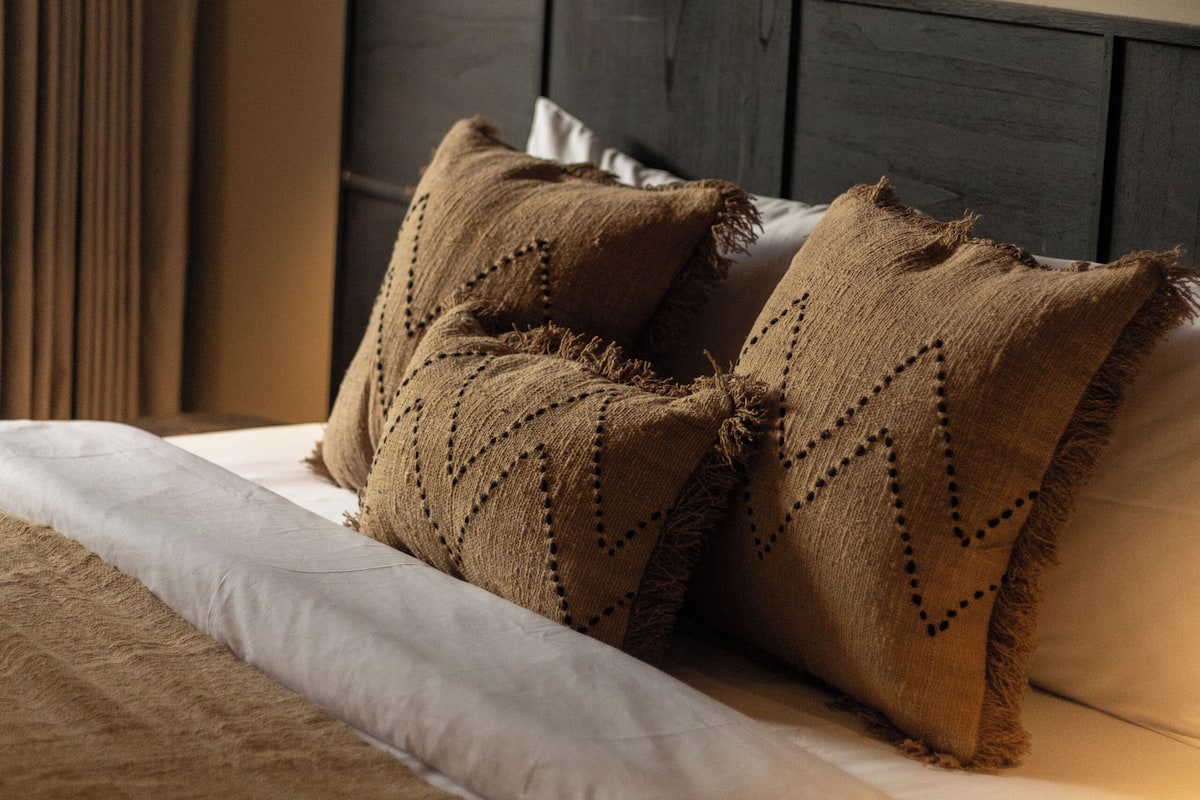 Quarto Duplo Comfort | 1 quarto, cofre no quarto, Wi-fi grátis, roupa de cama fornecida 