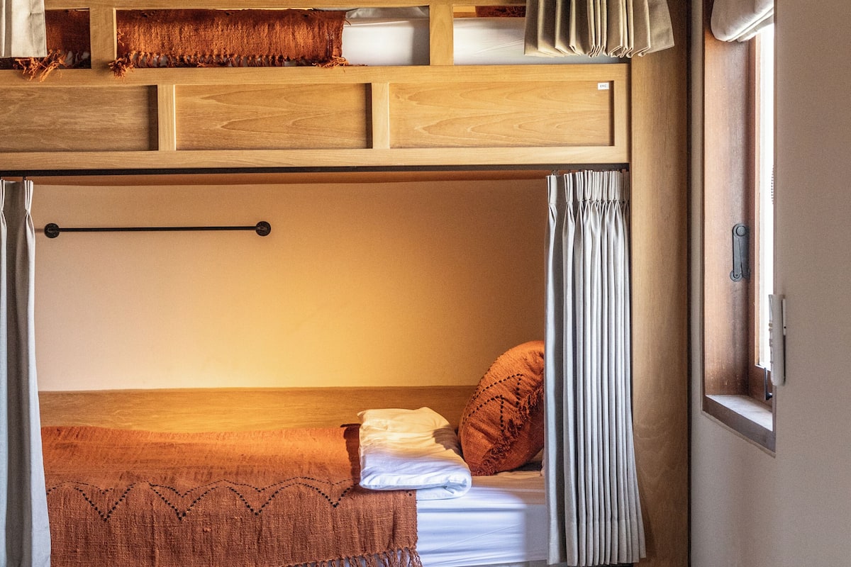 1 quarto, cofre no quarto, Wi-fi grátis, roupa de cama fornecida 