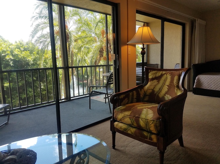 Looking For Peace And Relaxation? You Found It! - Naples