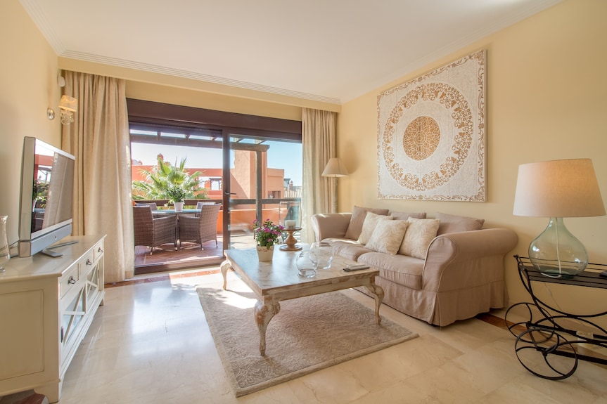 Lujoso Apartamento Cerca De La Playa Con Vistas Al Mar En Estepona - Estepona