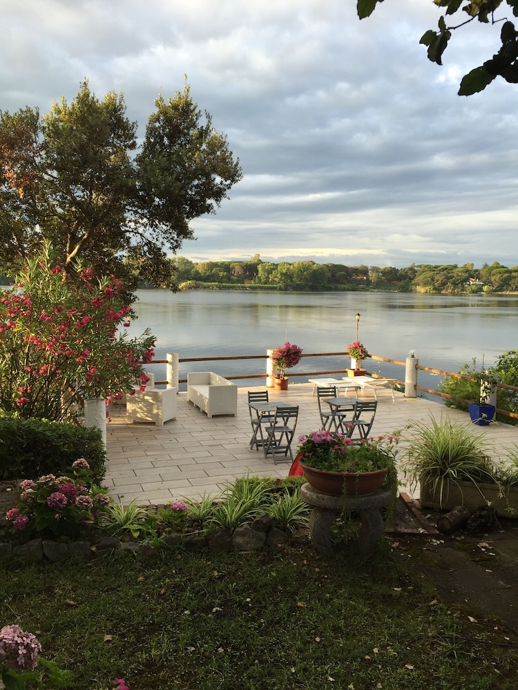 Villa Francesca Romana<br>détendez-vous Au Bord Du Lac à Quelques Mètres De La Mer - Sabaudia