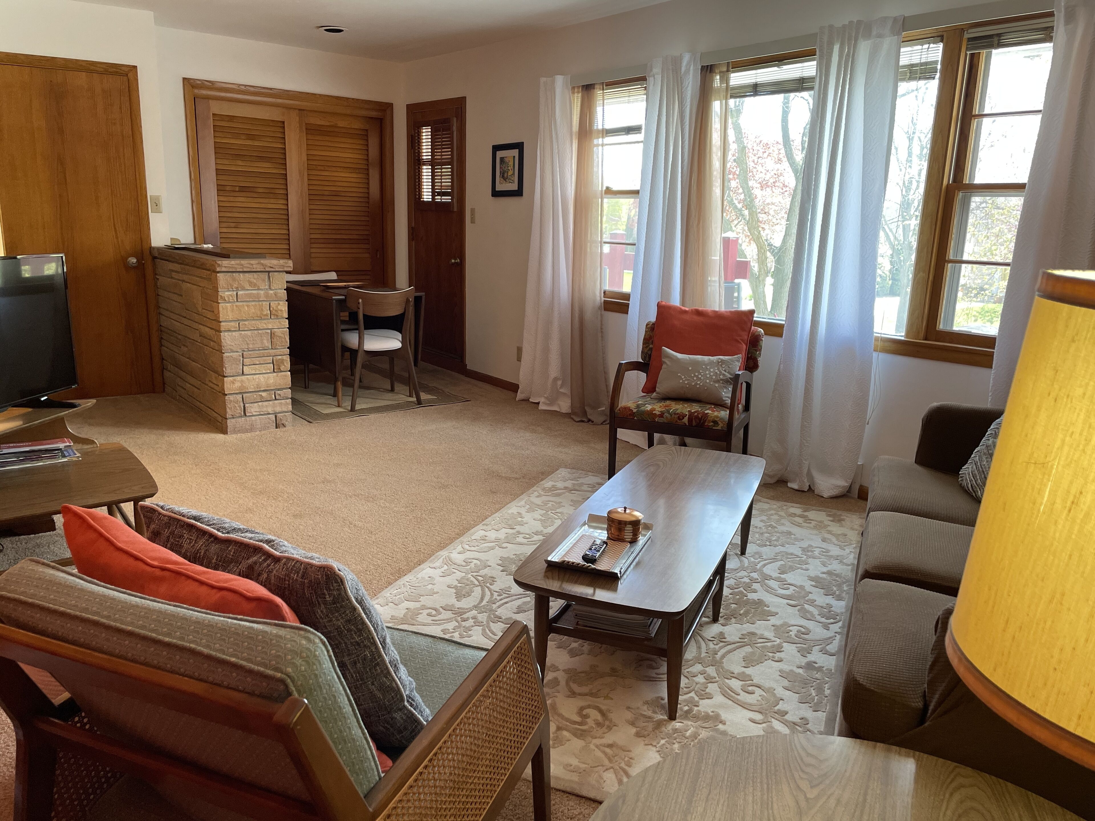 Sunny Upper Flat En Shorewood. Excelente Ubicación, Excelente Comunidad. - Milwaukee