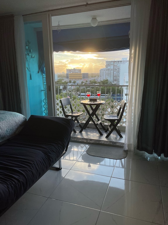 Belle Brise De La Plage Vue Sur L'océan Depuis Un Immeuble De 12 éTages - Porto Rico