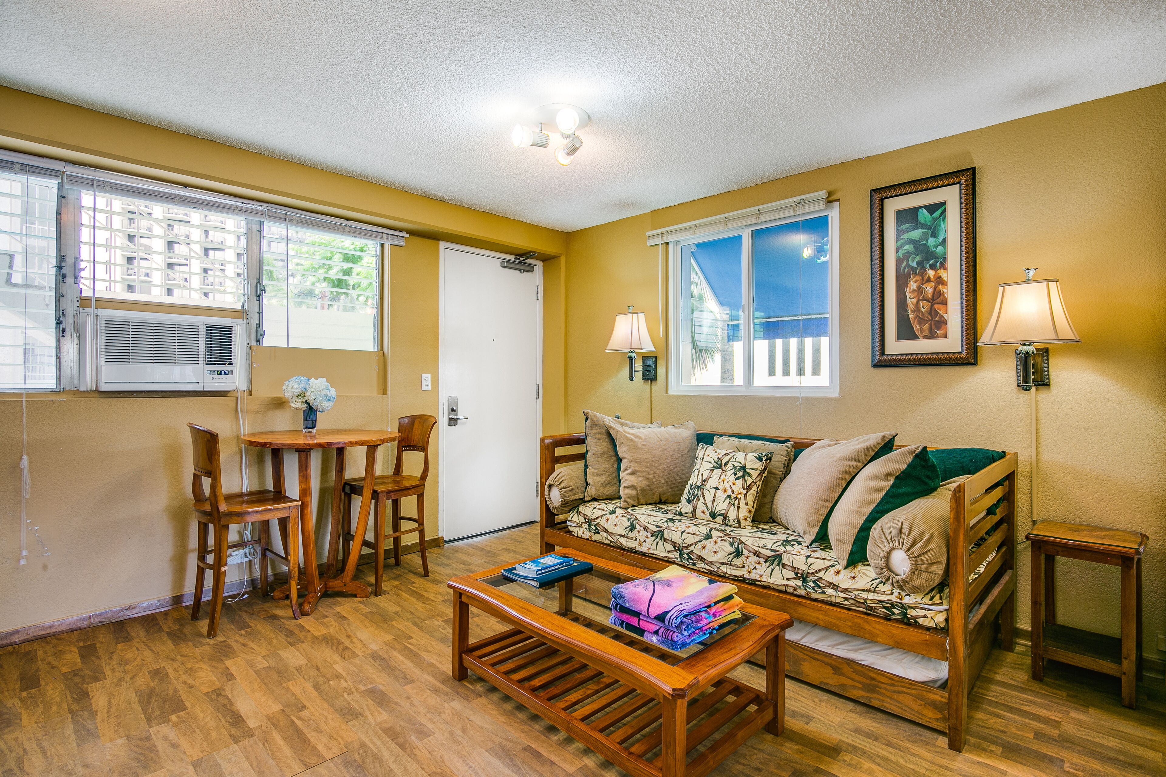 Surfer's Dream Condo W/ Full Kitchen - Free Wifi, Sleeps 4 - Hawaii