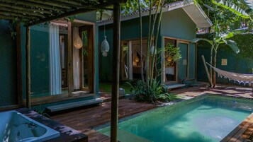 6 piscinas externas