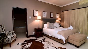 Quarto luxo, 1 quarto | Cofres nos quartos, Wi-Fi de cortesia