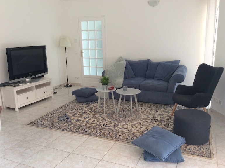 Villa With Pool In A Private Domain In Valbonne - - 주엉 레 빵