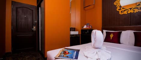 Quarto Duplo (Amber) | Minibar, cofre no quarto, cortinas/cortinados opacos, Wi-fi grátis