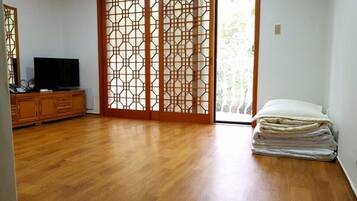 Quarto família (Korean Ondol) | Quartos à prova de som, Wi-Fi de cortesia, roupa de cama