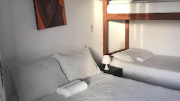 Minibar, Wi-fi grátis, roupa de cama fornecida