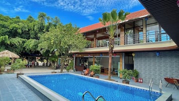 Café da manhã, almoço e jantar; culinária vietnamita