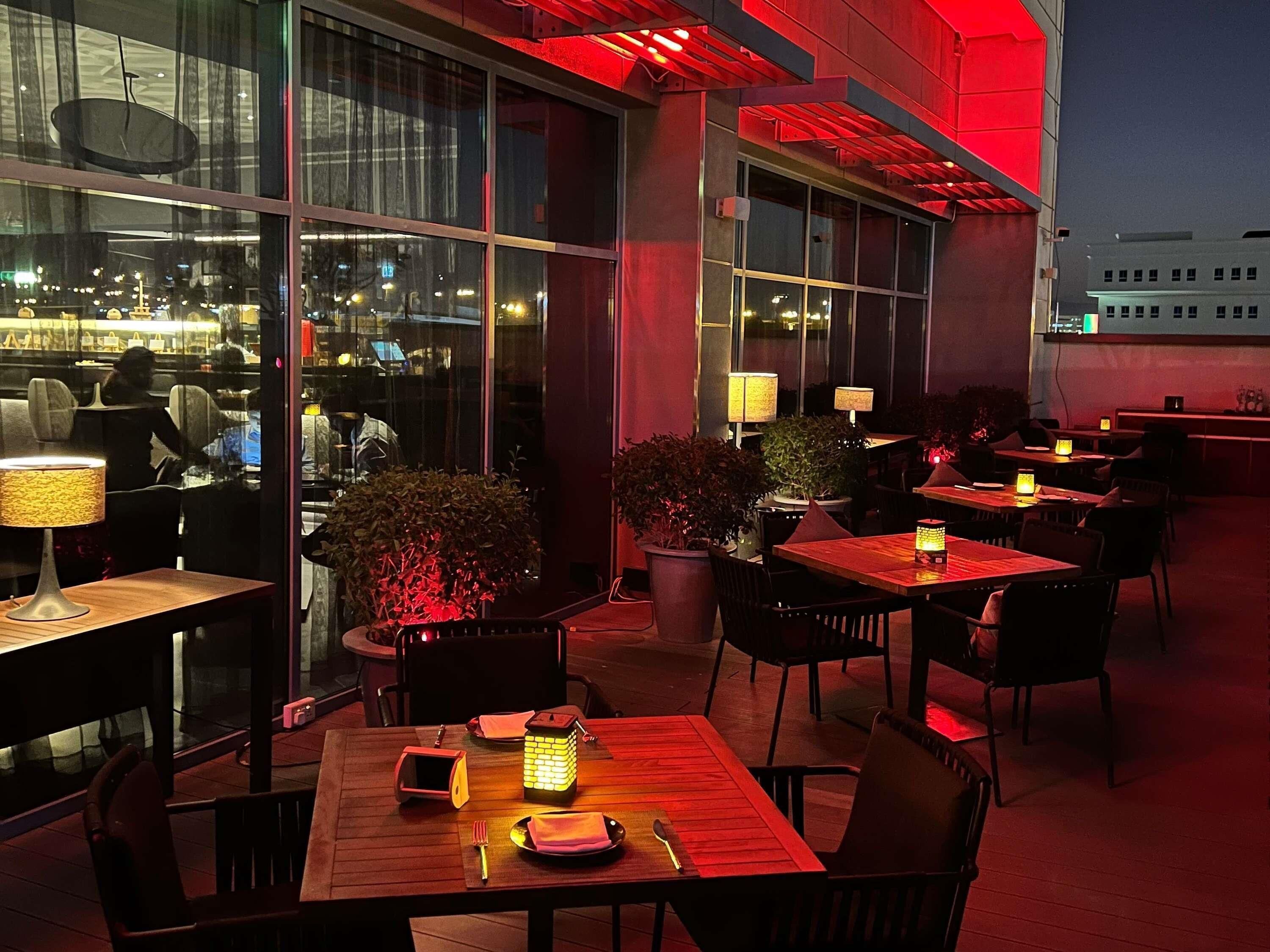 3 restaurantes, cozinha local e internacional 