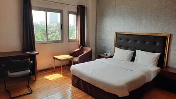 Quarto Duplo Standard | Cortinas/cortinados opacos, Wi-fi grátis, roupa de cama fornecida