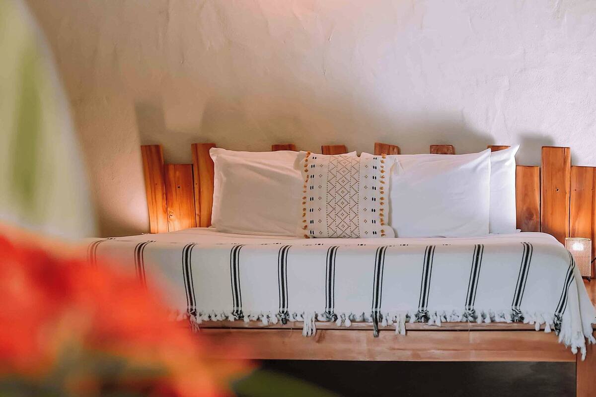Quarto Clássico, 1 cama king-size | Roupa de alta qualidade, minibar, cofre no quarto