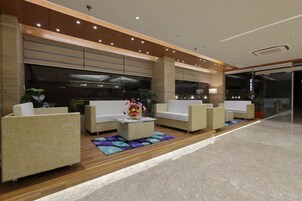 Área de estar no saguão