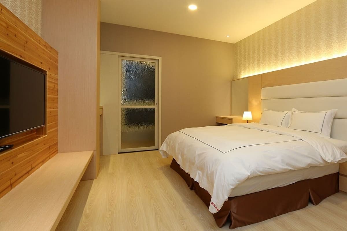 Quarto Duplo Deluxe, 1 cama queen-size, vista para a montanha | Edredões de penas, cortinas/cortinados opacos, Wi-fi grátis