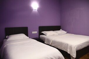 Quarto luxo | Escrivaninha, ferros/tábuas de passar roupa, Wi-Fi de cortesia