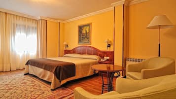 Secretária, Wi-fi grátis, roupa de cama fornecida