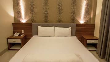 Quarto standard | Cofres nos quartos, escrivaninha, ferros/tábuas de passar roupa