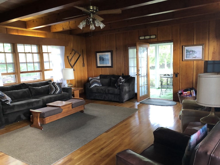 Lakeside Adirondack Lodge - Tupper Lake, NY
