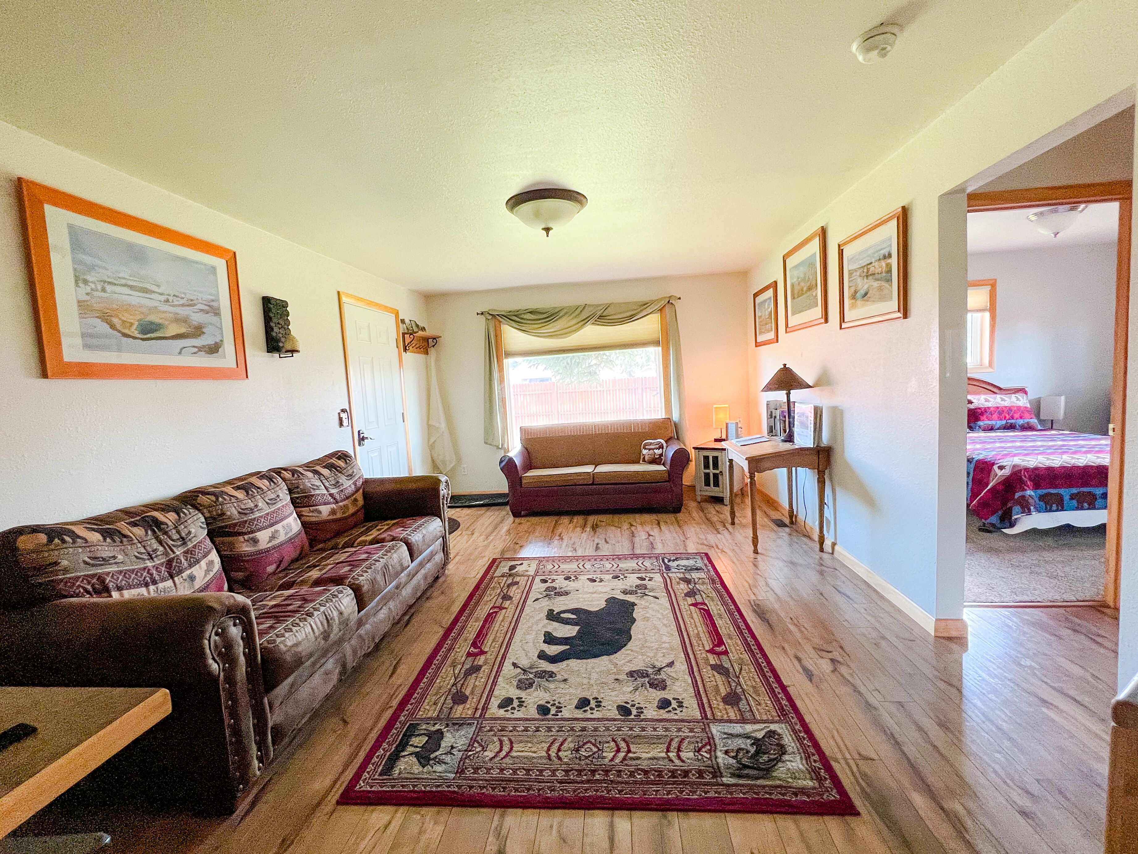 Firehole Cottage ~ Cozy Home To Visit, With The Comforts & Privacy Of Your Own - West Yellowstone, MT