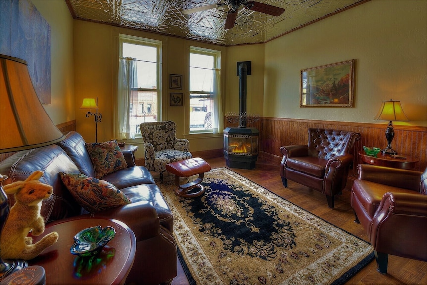 Wunderschön Restauriertes Vergnügungshaus In Der Main Street üBer Der Blodgett Canyon Wine Bar - Montana