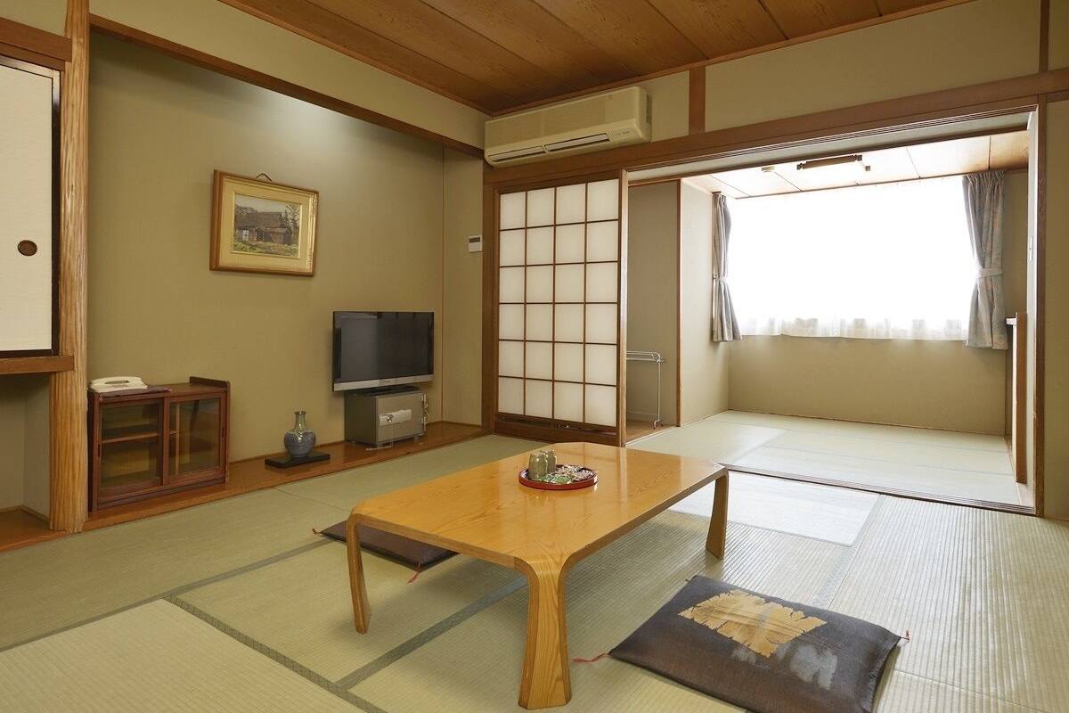 Quarto Tradicional, fumadores (Japanese-Style) | Cofre no quarto, roupa de cama fornecida