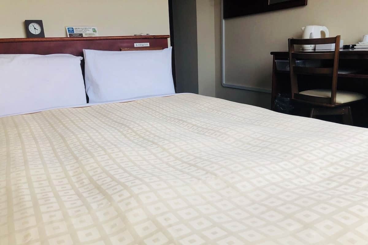 Quartos insonorizados, Wi-fi grátis, roupa de cama fornecida 