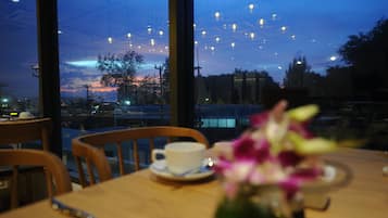 2 restaurantes, pequenos-almoços servidos, cozinha internacional