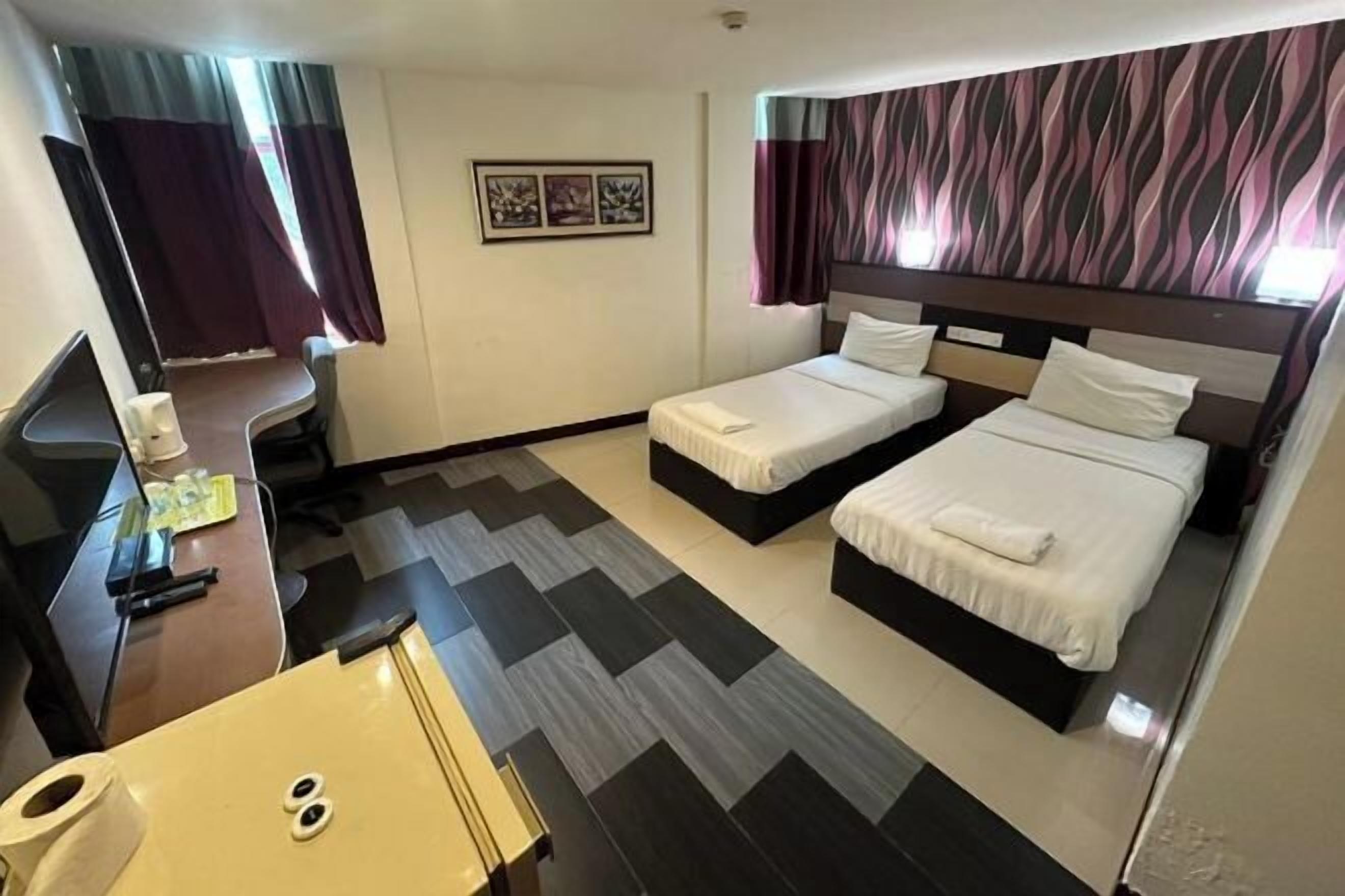 Escrivaninha, Wi-Fi de cortesia, roupa de cama