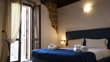 Suite Familiar, 2 quartos, varanda | Minibar, cofre no quarto, secretária, Wi-fi grátis